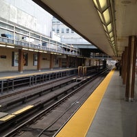 Davisville Subway Station - Metro Station