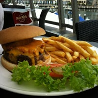 Hard Rock Cafe Sydney - American Restaurant in Darling Harbour