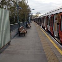 West Harrow London Underground Station - 3 tips