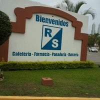 Riba Smith - Supermarket in Panamá