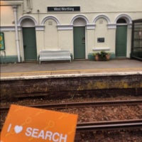 West Worthing Railway Station (WWO) - Rail Station in Worthing