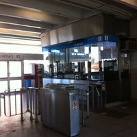 Dundas West Subway Station - Metro Station