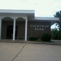 Tightwad Bank - 3 tips from 140 visitors