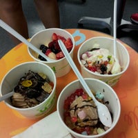 U-Swirl Frozen Yogurt - Frozen Yogurt Shop