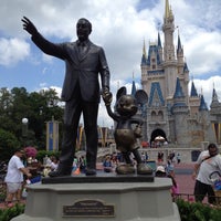 Partners Statue - Monument / Landmark