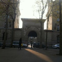 Place Monge - Plaza in Jardin des Plantes