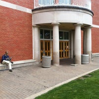 Grainger Engineering Library - College Library