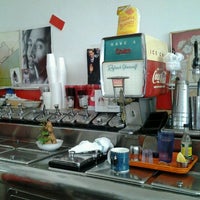 Little Red Hen - American Restaurant in Altadena