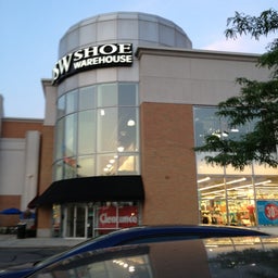 DSW Designer Shoe Warehouse locations in Chicago - See hours ...