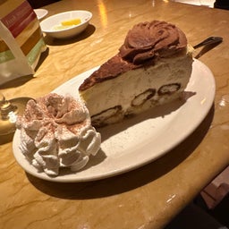 The Cheesecake Factory locations in Boston - See hours, menu ...