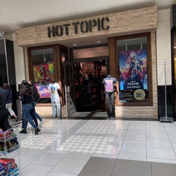 Hot Topic locations in Los Angeles - See hours, directions, tips, and ...