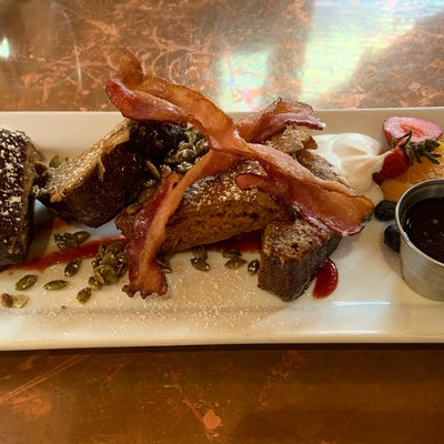 Maple Leaf Grille - Banff, AB