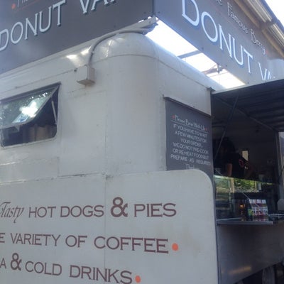 The Famous Berry Donut Van - 73 Queen St