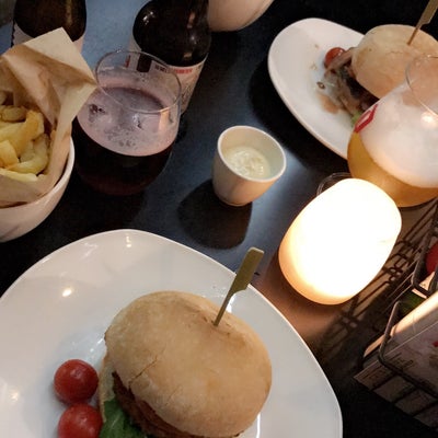 Ellis Gourmet Burger - Burger Joint