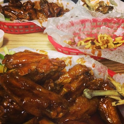 Papa Bees - Wings Joint