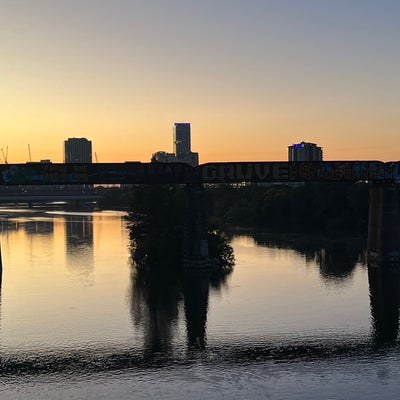 Pfluger Pedestrian Bridge - Downtown Austin - 13 tips