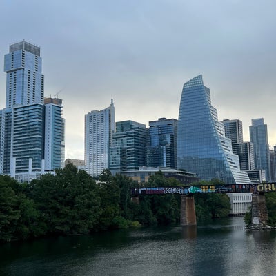 Pfluger Pedestrian Bridge - Downtown Austin - 13 tips