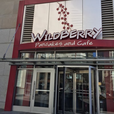 Wildberry Pancakes & Cafe - The Loop - 480 tips
