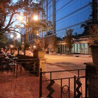 Einstein's - New American Restaurant in Atlanta