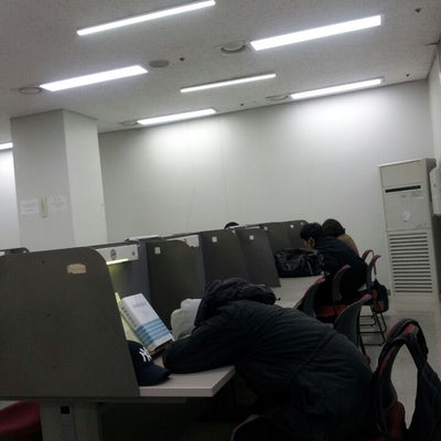 고려대학교 중앙도서관 (Korea University Library) - College Library in 서울특별시