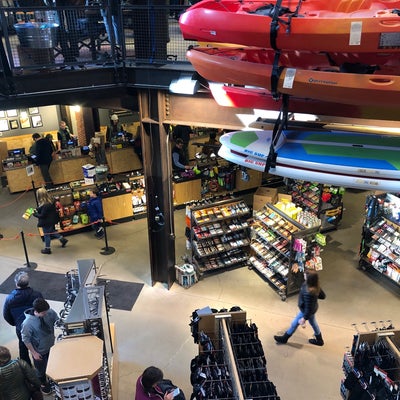 REI - Sporting Goods Shop in Bend
