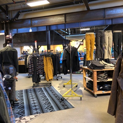 REI - Sporting Goods Retail in Bend