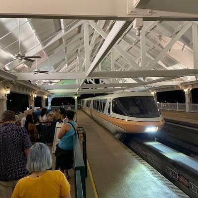 Grand Floridian Monorail Station - Light Rail Station