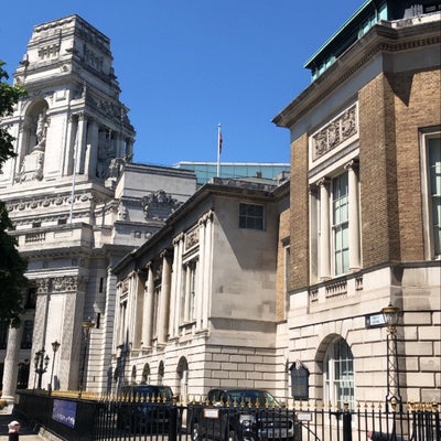 Trinity Square Gardens - Tower Hill, London, Greater London - Trinity Sq