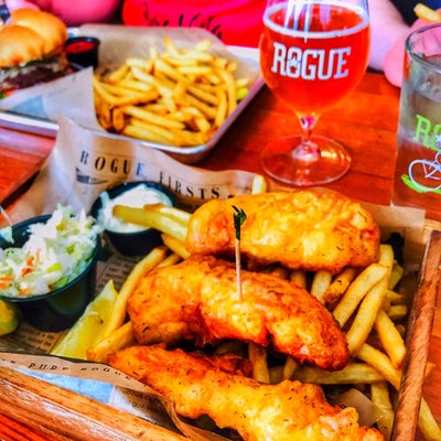 Rogue Ales Bayfront Public House - Pub