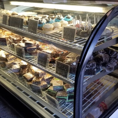 Blue Moon Bakery - Delis / Bodegas in Silverthorne, CO