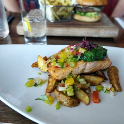 Findlater Bar & Grill - Pub