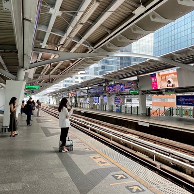 BTS เพลินจิต (Phloen Chit) E2 - Rail Station in Pathum Wan