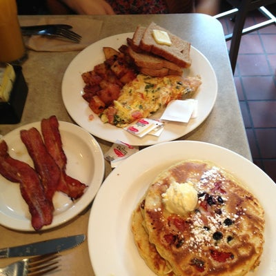 The Paramount - Breakfast Spot in Boston