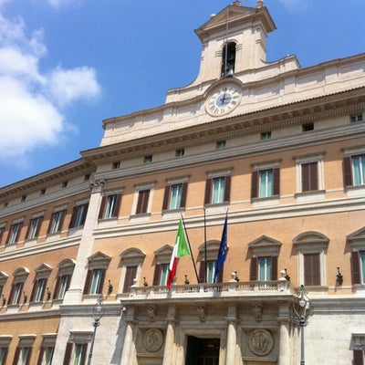 Piazza di Montecitorio - Plaza in Roma