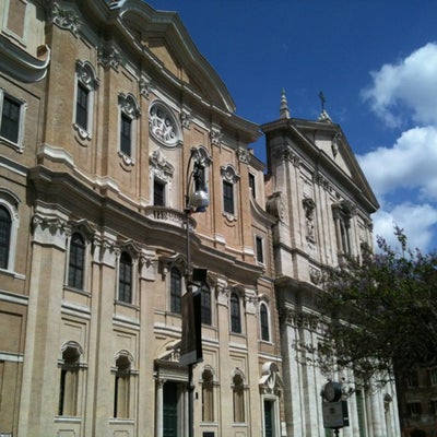 Piazza della Chiesa Nuova - Plaza in Roma