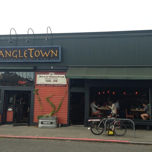 Elysian Tangletown - 2106 N 55th St - Seattle