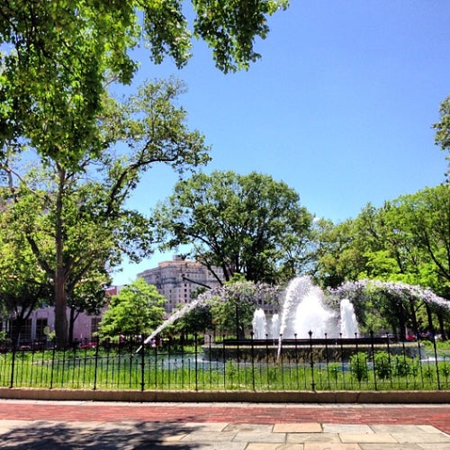Franklin Square - 200 N 6th St - Philadelphia