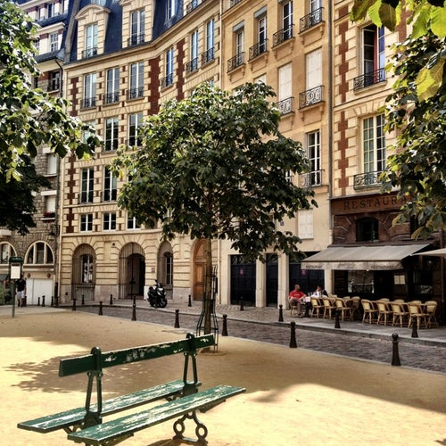 Place Dauphine - Place Dauphine - Paris