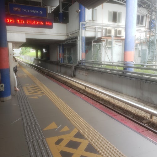 RapidKL Bandar Tasik Selatan (PH5) LRT Station - Middle Ring Road 2 ...