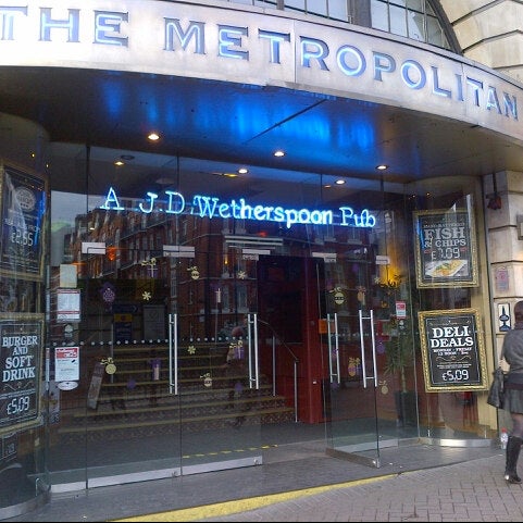 The Metropolitan Bar (Wetherspoon) - 7 Station Approach, Baker St ...