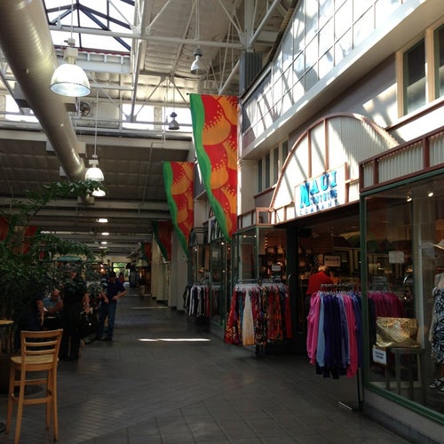 Lahaina Cannery Mall - 1221 Honoapiilani Hwy - Lahaina