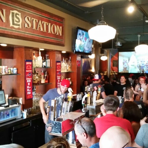 Lincoln Station - 2432 N Lincoln Ave - Chicago