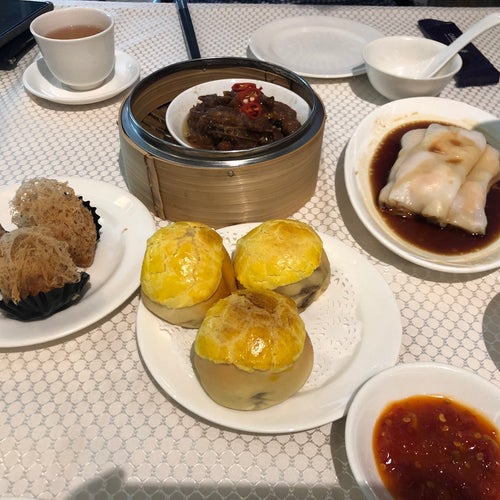 Wah Lok Cantonese Restaurant - Carlton Hotel - Singapore