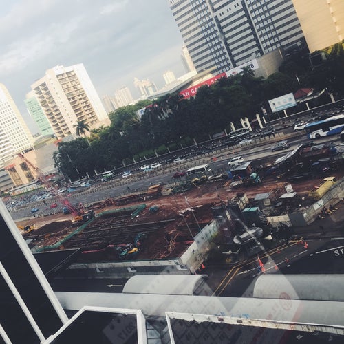 Summitmas II Building - Jalan Jenderal Sudirman Kav. 61-62 - Jakarta