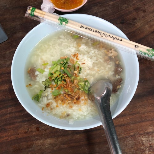 เป็ดอ้วน ข้าวต้มเป็ด เจ้าเก่า - Soi Samran Rat - พระนคร