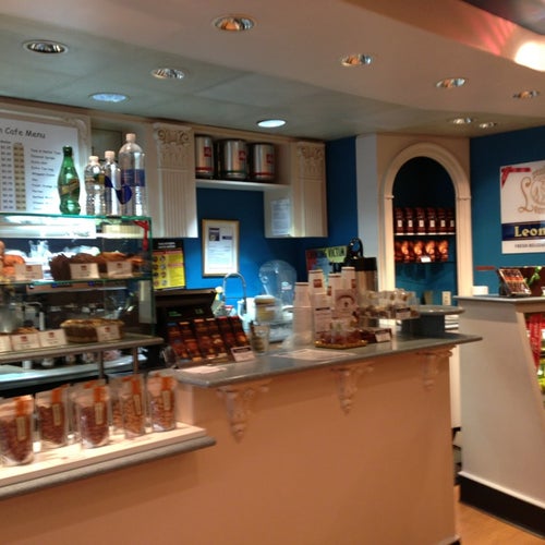 Manon Cafe - 120 Broadway - New York