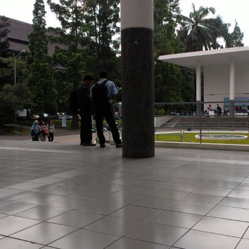 Campus Center (CC) Barat ITB - Insitut Teknologi Bandung - Bandung