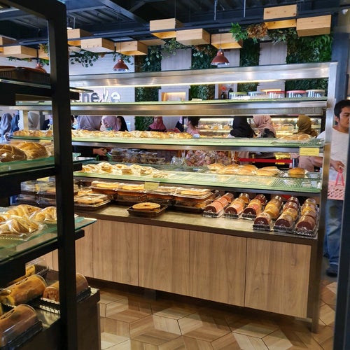 Michelle Bakery - Jalan Alternatif Cibubur No. 9 - Cibubur