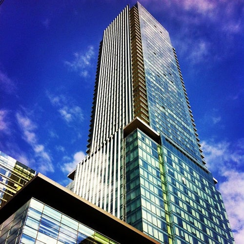 Four Seasons Hotel Toronto - 60 Yorkville Avenue - Toronto