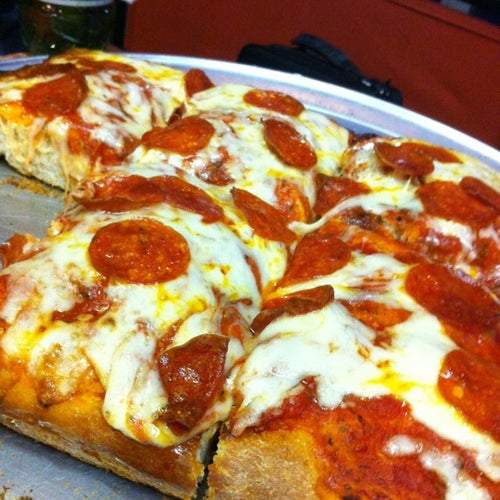 Full Moon Pizzeria - 600 E 187th St - Bronx